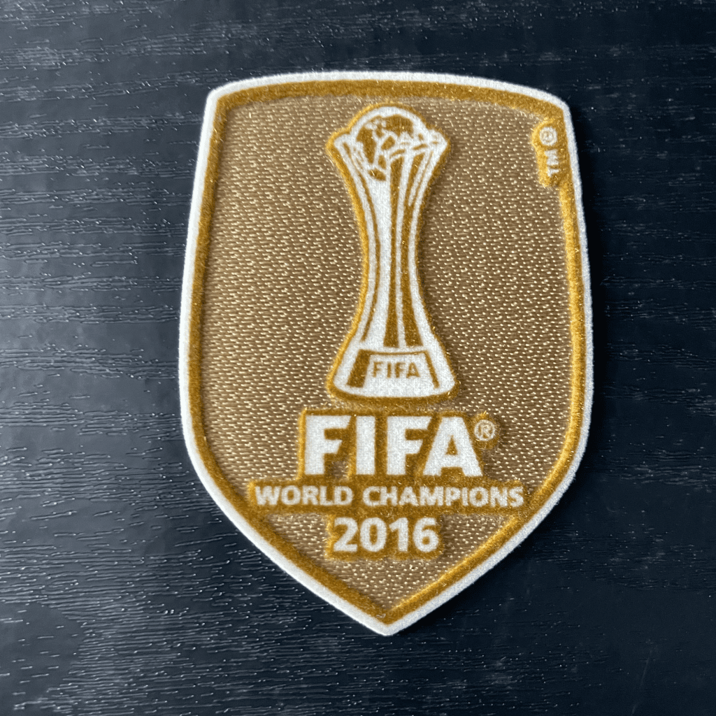 Parche campeón mundial de clubes FIFA 2016 (Real Madrid) – Solo es Futbol